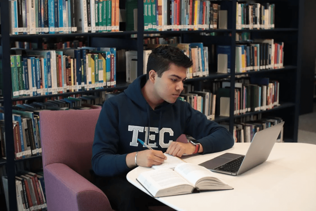 The Best AI Prompts to Use for Your Studies - CURIO SG